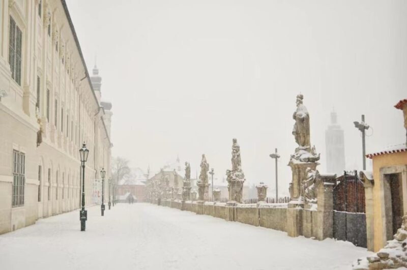 Christmas Stories in Kutna Hora Walking Tour - Key Points