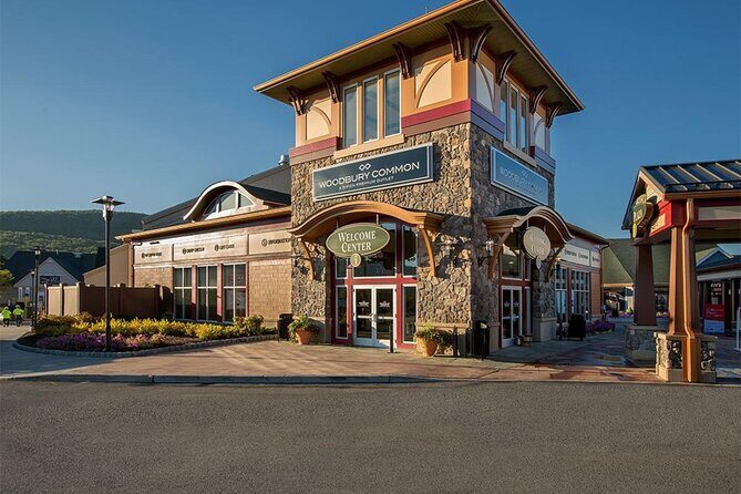 Chuang Yen & Woodbury 1-Day Tour from NYC | Kids 50% Off - Who Will Love This Tour?