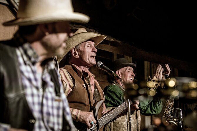 Chuck Wagon Supper & Western Stage Show at Blazin' M Ranch Ticket - Food Quality and Seating