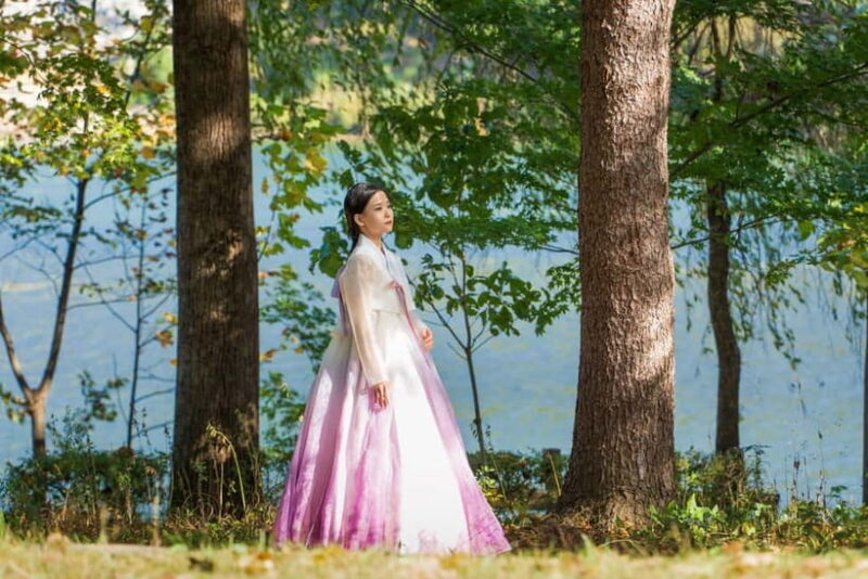 Chuncheon: Hanbok Rental Experience - Arrival and Hanbok Fitting