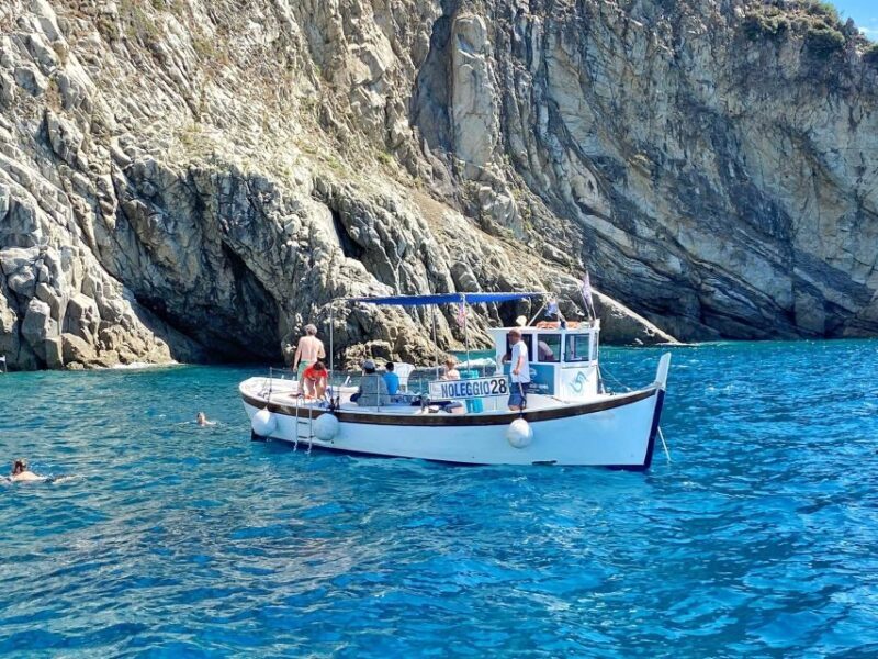 Cinque Terre boat tour with a traditional ligurian gozzo - The Value and Experience
