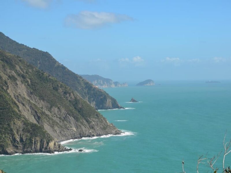 Cinque Terre: Eco Hiking and Wine Tasting - The Midpoint: Volastra and the Aperitif