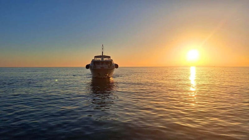 Cinque Terre: Sunset boat tour with aperitifs - An In-Depth Look at the Experience