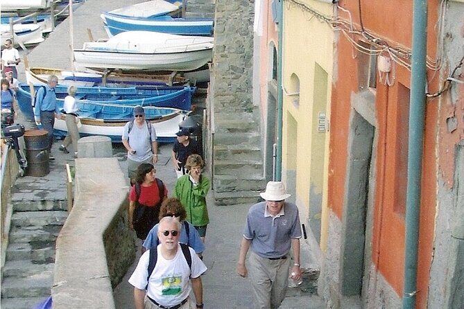 Cinque Terre Walking Tour with Food and Wine Tastings - Who Is This Tour Best For?