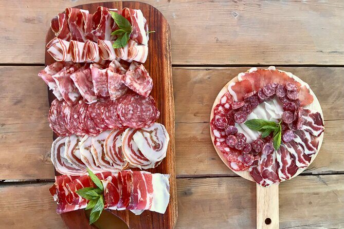 Cinta Senese tour with tasting dinner on the farm - Frequently Asked Questions
