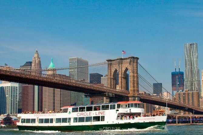 Circle Line: Complete Manhattan Island Cruise - The Guides & Narration