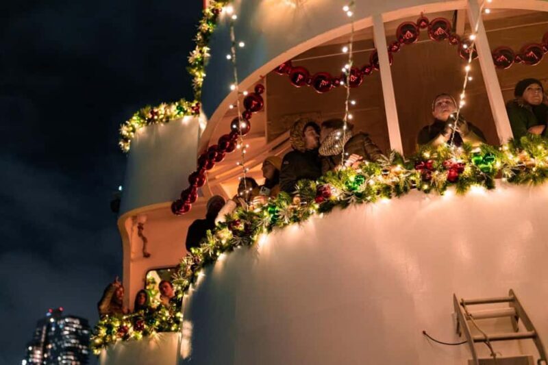 Circle Line: New Years Dinner Fireworks Cruise (All Ages) - The Food: More than Just a Snack