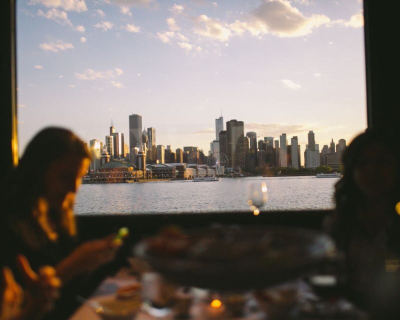 City Cruises Chicago: Lake Michigan Fireworks Dinner Cruise - The Atmosphere & Audience