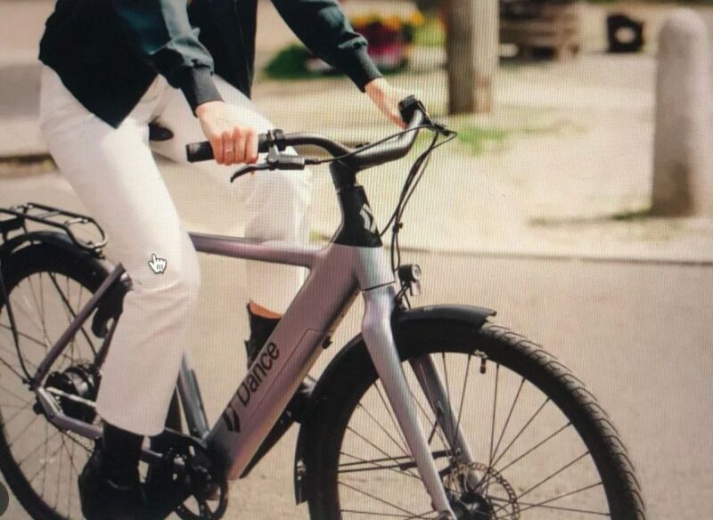 City E-Bike tour of 2.5 hours - What It’s Like to Ride an Electric Bike in Paris