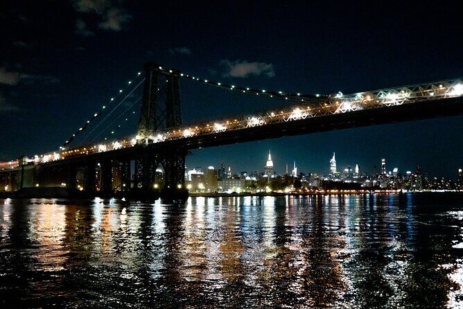 City Lights Cruise Experience the Skyline in Sparkling Lights - Detailed Breakdown of the Itinerary