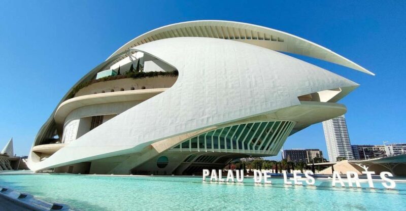City of Arts and Sciences Private Bike tour - Key Points