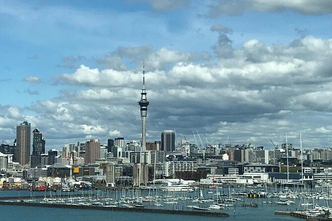 "City of Sails" highlights - private tour with German tour guide - Exploring the Itinerary: Step-by-Step