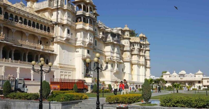 City Palace Udaipur Express visits with english speaks guide - Introduction to the Tour