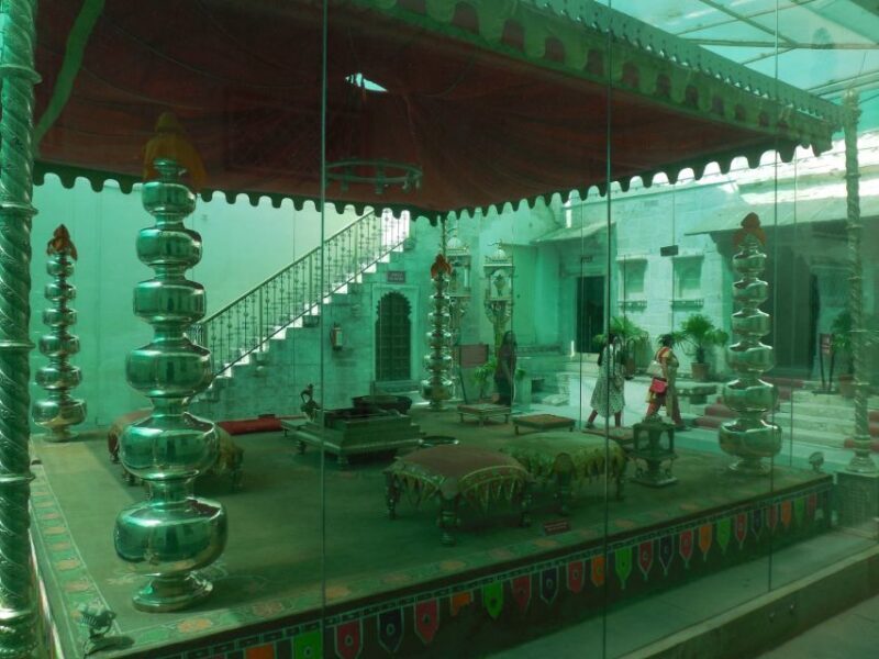 City Palace: Vintage Car Museum & Crystal Gallery Half-Day - Exploring Udaipur’s Heritage and Elegance