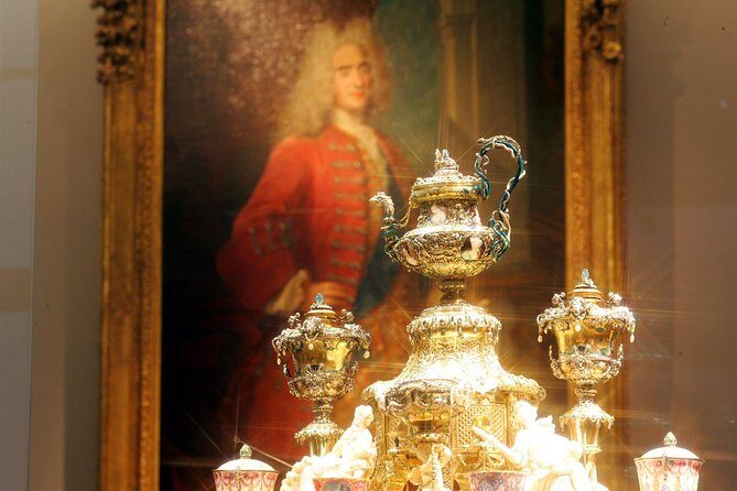 City tour and castle tour with green vaults, parade rooms and much more - Why This Tour Stands Out