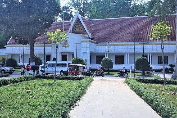 City tour Kompong Pluk Sunset Floating Village From Siem Reap - FAQ