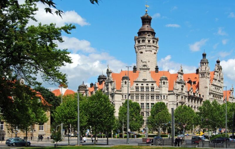 City tour on foot, by S-Bahn and tram - Practical Tips for Future Travelers