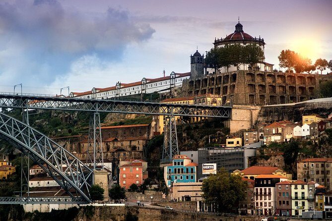 City tour through historic center of Porto with many insider tips 3 1/2 hrs. - Key Points