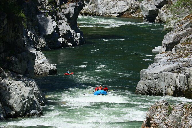 Class lV 6 Hours White Water Rafting in Salmon River California - Who Should Consider This Tour?