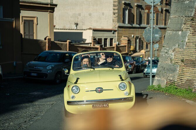 Classic Elegance: Vintage Fiat 500 Cabriolet Rome Tour - The Grand Finale: The Colosseum