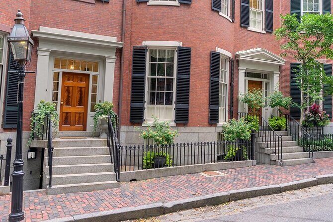 Classic Film and Television Locations Half Day Tour in Boston - The Final Touch: A Scenic Lake and a Memorable Photo Session