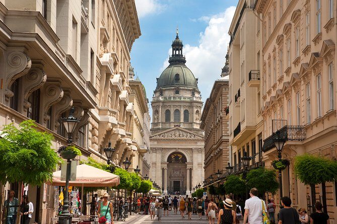 Classic Walk in Budapest Historical Center - A Guide to the Classic Walk in Budapest’s Historic Center