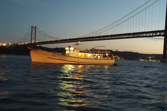 Classic Yacht Sunset group tour in Lisbon with welcome drink - Discover Lisbon from the Water: The Classic Yacht Sunset Tour