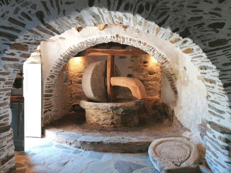 Classical guitar concert in a historic olive press - FAQ