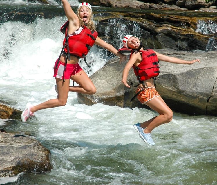 Clayton: Chattooga River Rafting on Class III Rapids - An Overview of the Chattooga River Rafting Experience