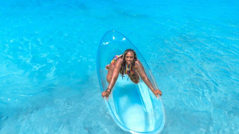 CLEAR BEAUTY KAYAK - Key Points