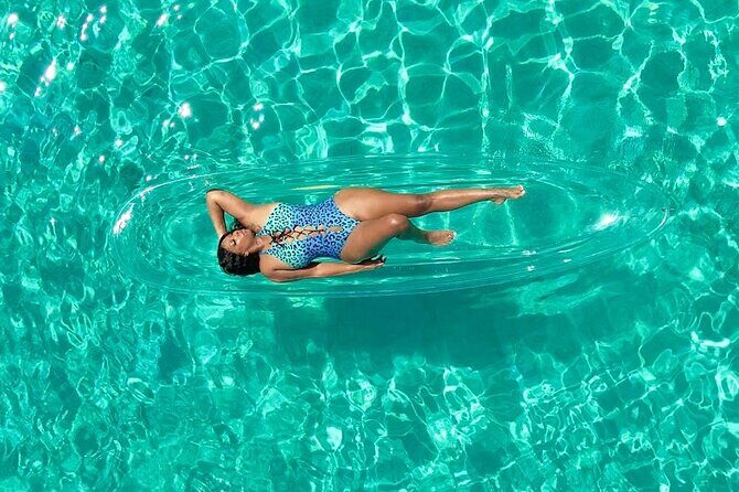 Clear kayak photoshoot Nassau Bahamas. - Key Points