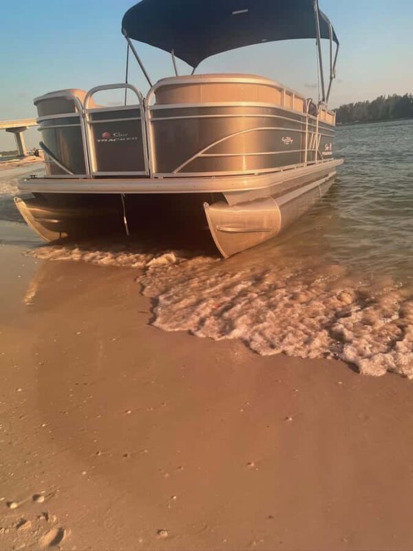 Clearwater: 4 Hour Private Pontoon Boat Rental with Captain - Exploring the Waters of Clearwater on a Private Pontoon