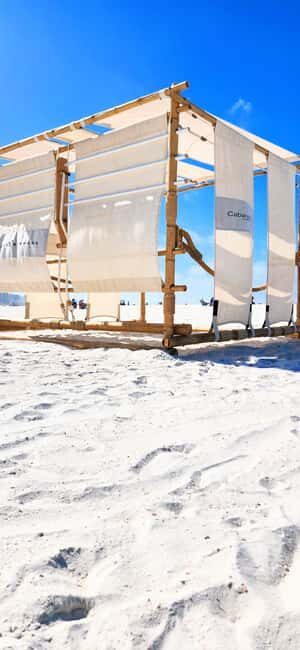 Clearwater: Daydreamer's Luxury Bamboo Cabana Rental - Key Points