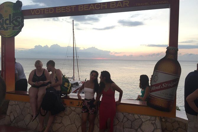 Cliff jumping and Sunsets - What is the Rick’s Cafe Cliff Jumping and Sunset Tour?