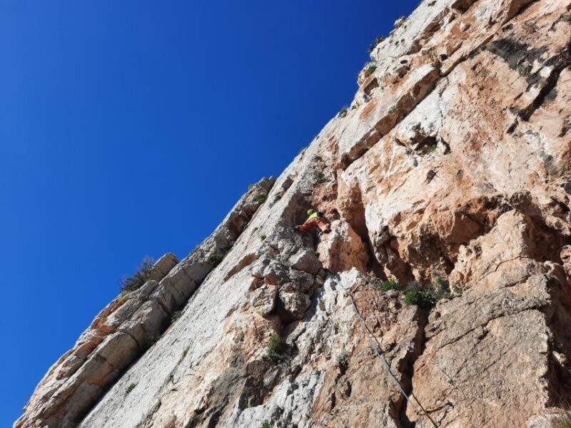 Climbing Day: a climbing day on an amazing crag in Sardinia - FAQ