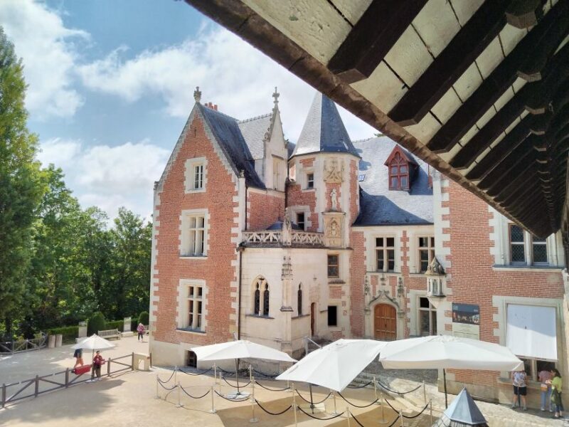 Clos Lucé: Da Vinci's Castle Private Guided Tour with Ticket - Key Points