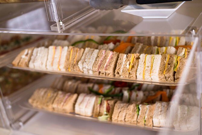 Club Kingston VIP Lounge & Fast Track with Private Roundtrip Airport Transfer - The Sum Up