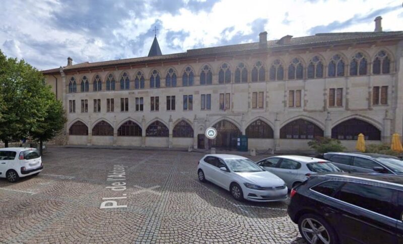 Cluny: Abbey Private Guided Tour with "ticket included" - Practical Details