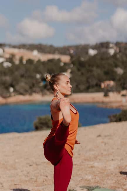 Coast & Cava  Yoga & Crystal Waters Experience in Barcelona - The Holistic Touch: Meditation, Angel Cards, and Lavender