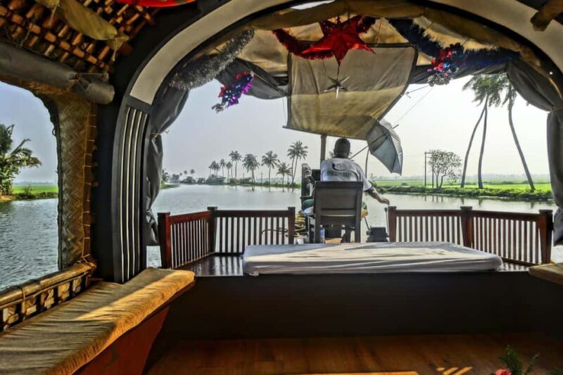 Cochin: Alleppey Houseboat Day Cruise with Lunch - The Bottom Line
