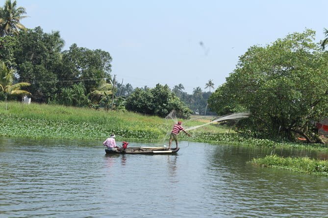 Coconut Lagoon Backwaters-Kochi City Tour-Customizable-Pick&Drop - Starting Point and Duration