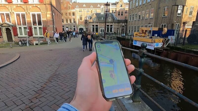 Coffeeshops Walking Tour with Smartphone App - An In-Depth Look at the Experience