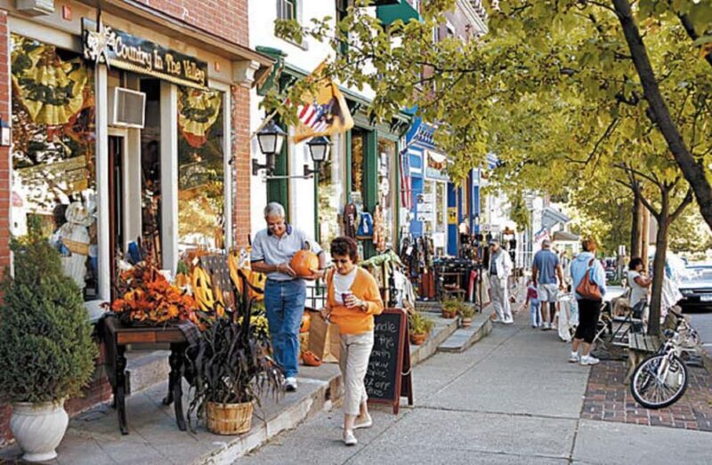 Cold Spring Town&Woodbury Outlets 1-day Tour From NY - Woodbury Common Premium Outlets: Retail Therapy at Its Best