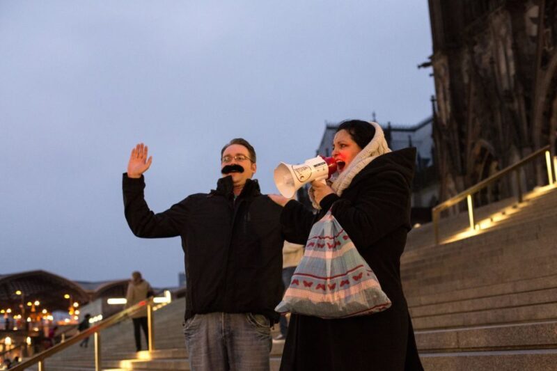 Cologne: 1.5-Hour Comedy Bus Tour - Who Should Consider This Experience?