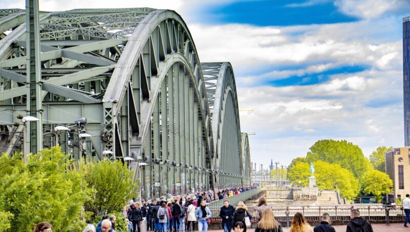 Cologne: Capture the most Photogenic Spots with a Local - Key Points