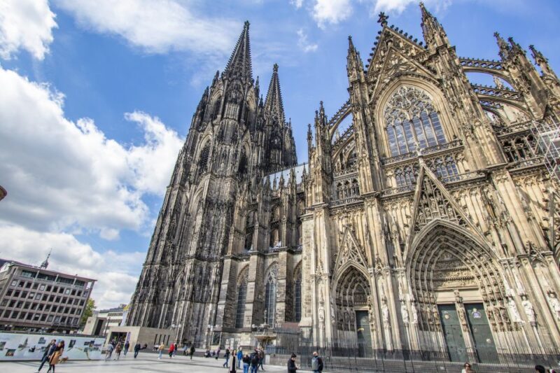 Cologne: Express Walk with a Local in 60 minutes - FAQ