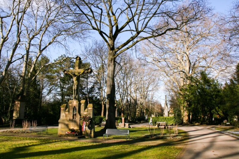 Cologne: Guided Tour of Melatenfriedhof - Key Points