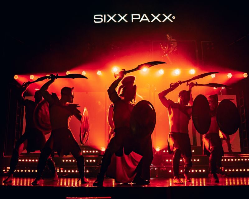 Cologne: Men's Performing Arts Show at Theater Köln - Introduction