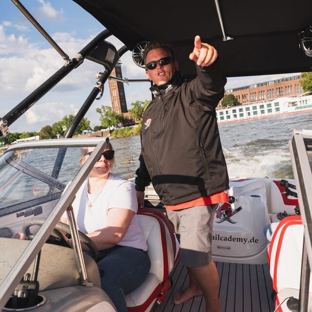 Cologne: Motorboat taster course - Key Points