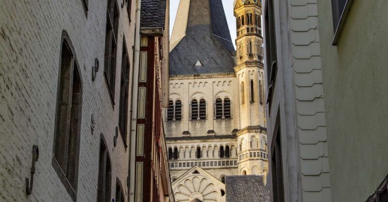 Cologne - Old Town Historic walking tour - Value and Practical Considerations
